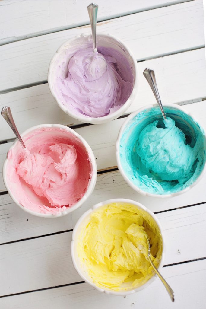 How To Make Maroon Color for Cake Frosting - CookNovel.com