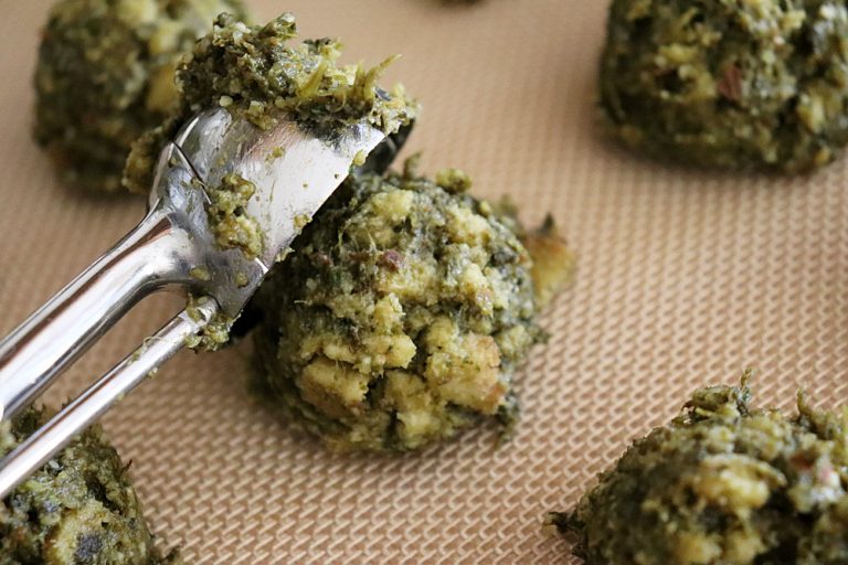 Easy Spinach Stuffing Balls Recipe - CookNovel.com